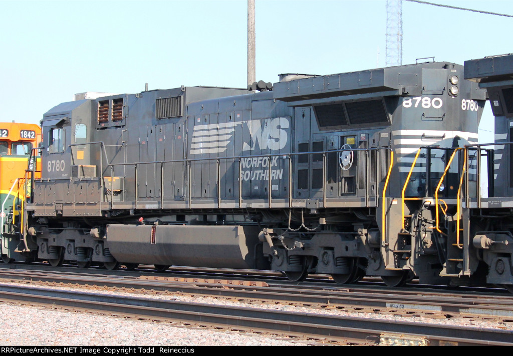 NS 8780